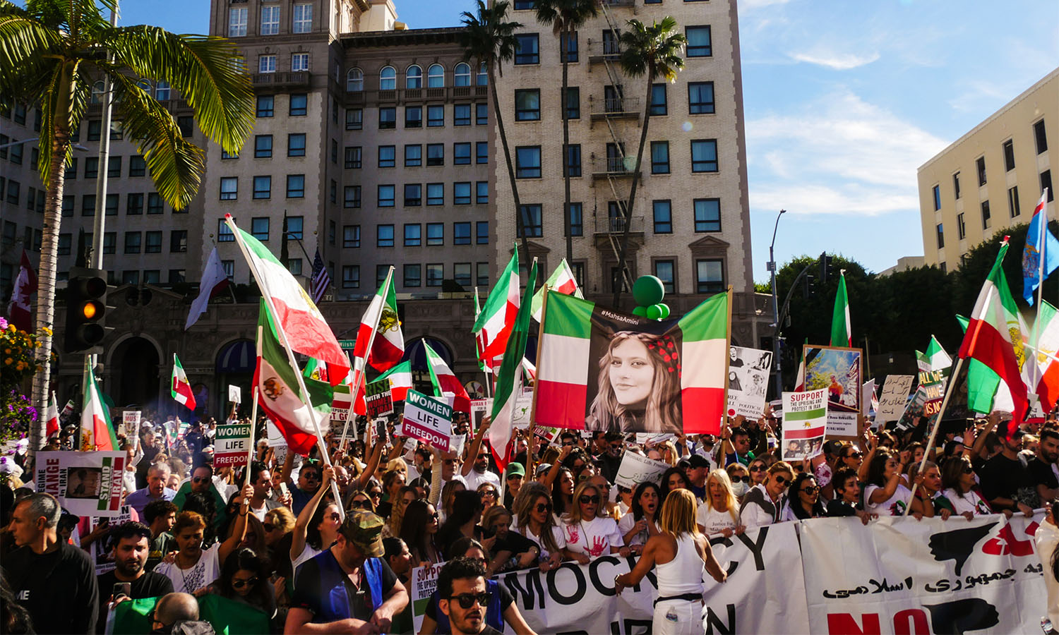 Rally Protesting Iranian Regime Draws More Than 1,000 - Beverly Hills ...