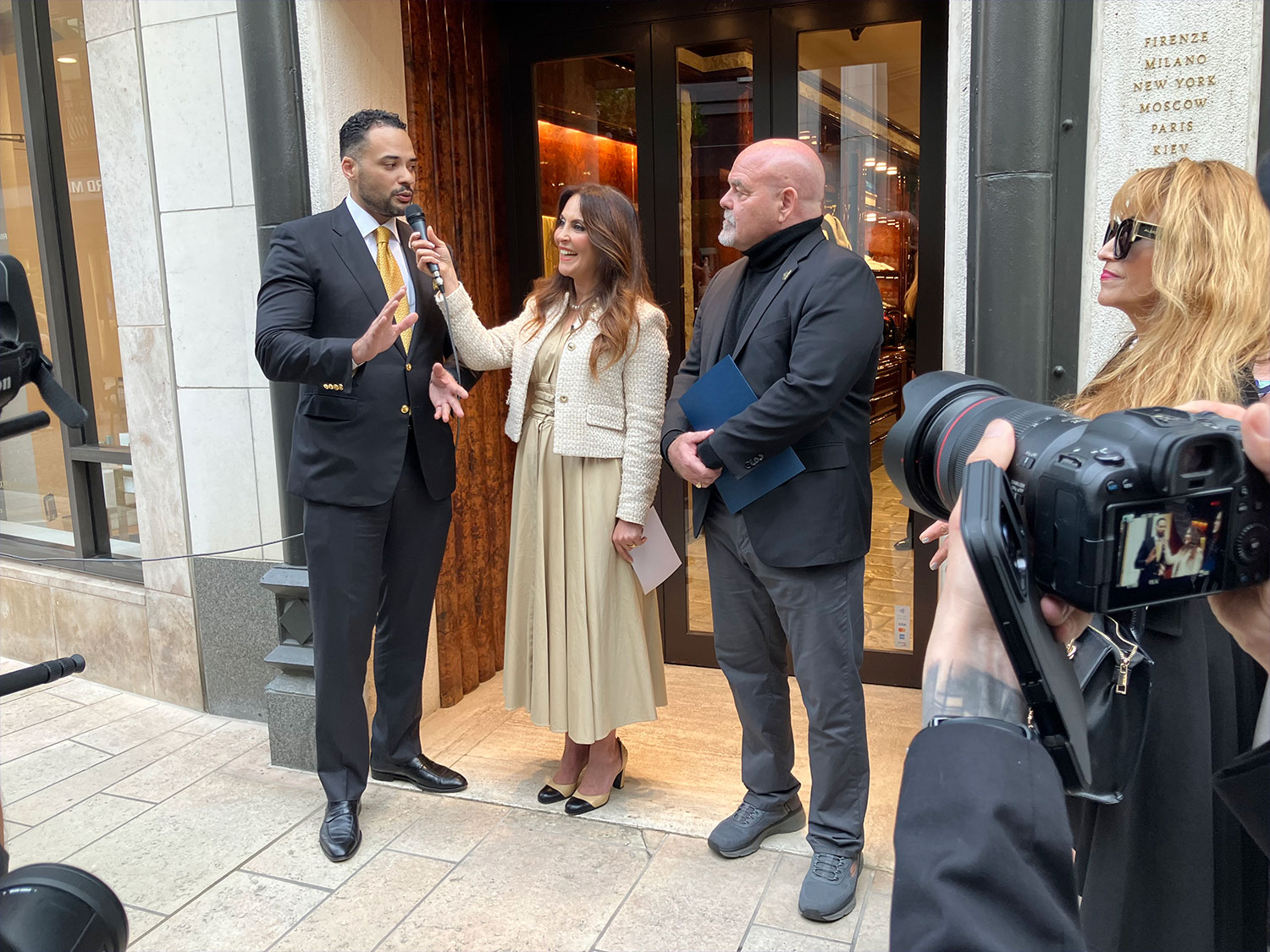 Community Comes Out Big for Spotlight with Sharona - Beverly Hills Courier